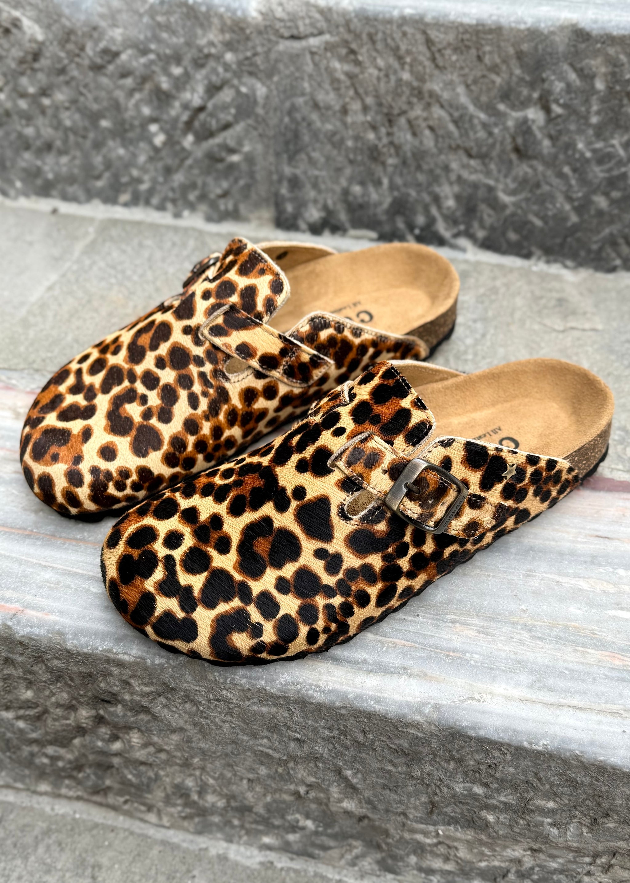 Mules style birk femmes Cubanas suède cognac 2025