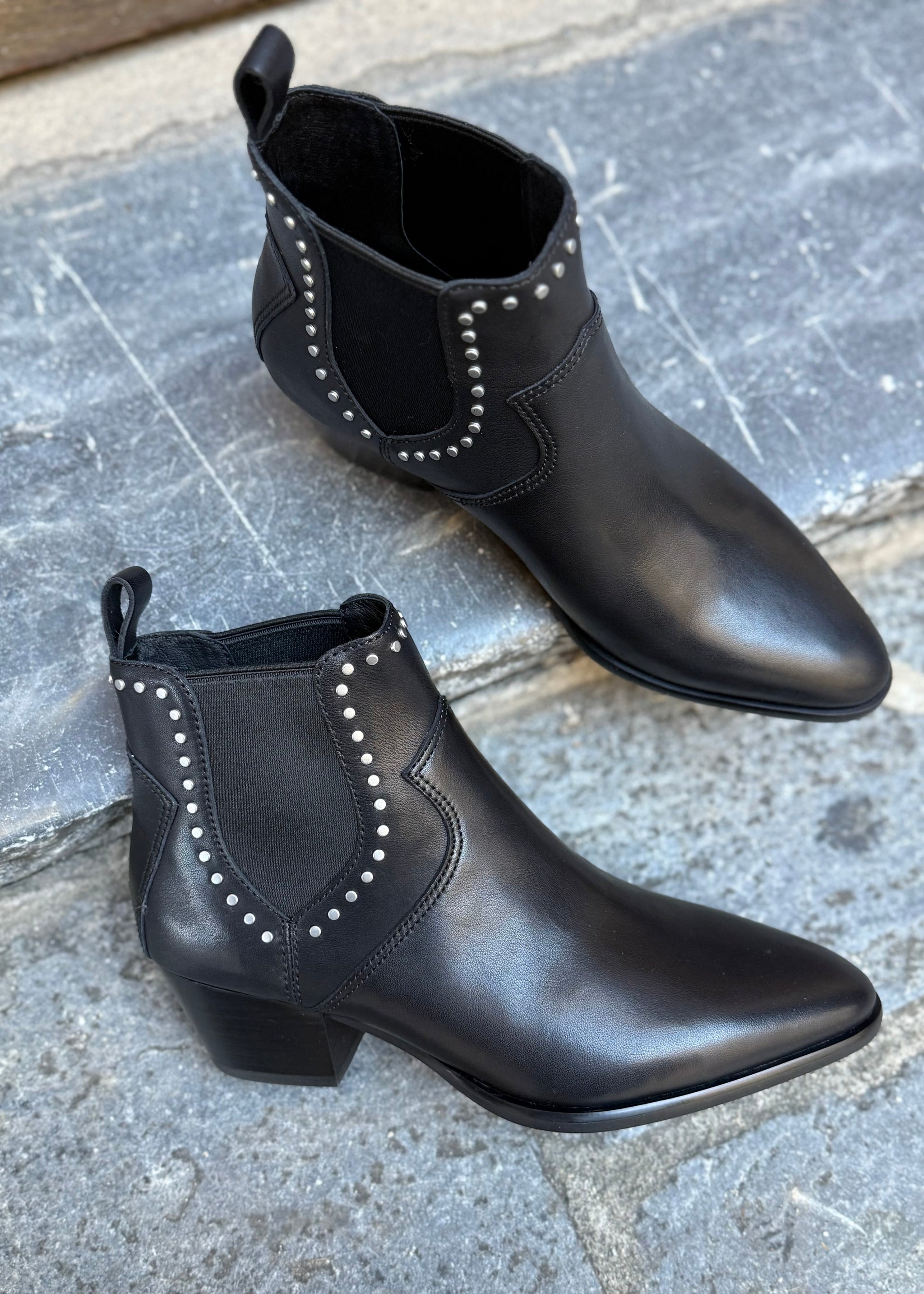 Bottines à talons Ash Funk cuir noir studs silver